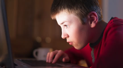 Prolonged staring at computer screens can cause eye problems ...