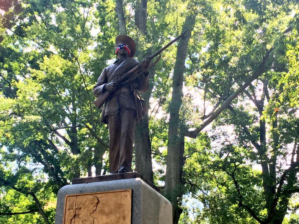 UNC students protest 'Silent Sam' Confederate statue | wfmynews2.com