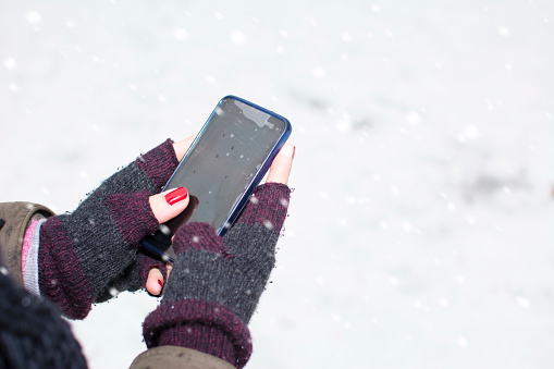 Ways to protect your cell phone from the cold | 13newsnow.com