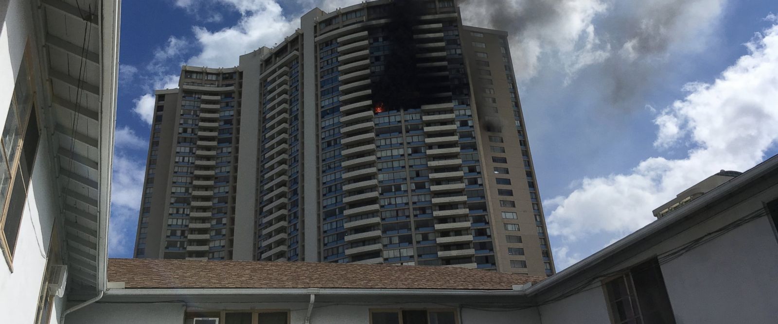 At least 3 dead in Honolulu high-rise fire; building has no sprinklers ...